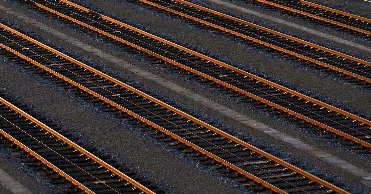 Einstieg zur Schiene